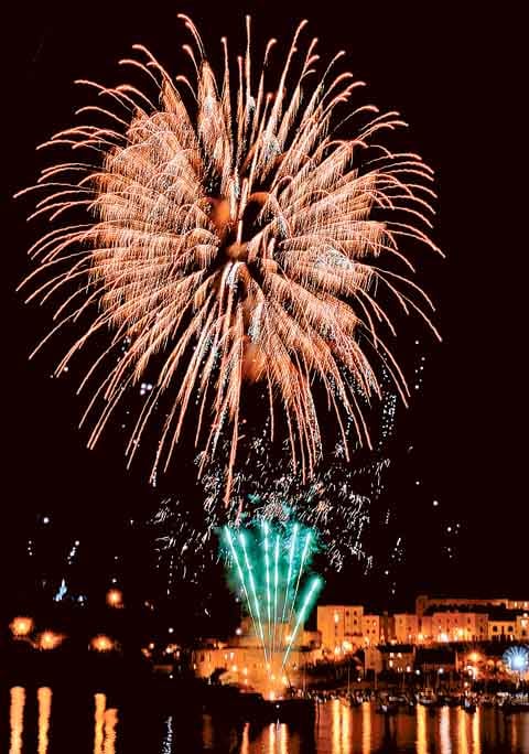 Spectacular display | tenby-today.co.uk