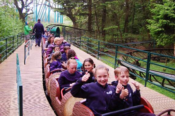 Budding scientists enjoy day out at theme park | tenby-today.co.uk