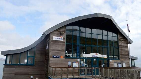 Tenby’s inshore lifeboat launches after report of overturned kayak ...