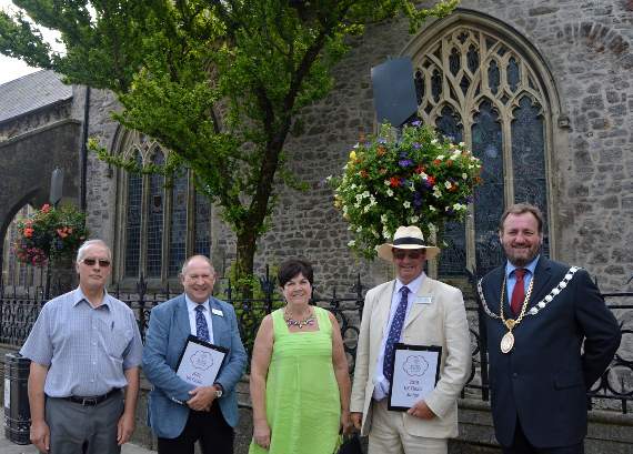 Britain in Bloom judges enjoy sunny tour of Tenby | tenby-today.co.uk