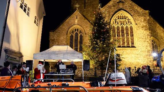Extra sparkle ordered for Tenby’s Christmas tree | tenby-today.co.uk