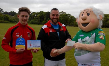 Charlie presents cheque to Tenby AFC U15s | tenby-today.co.uk