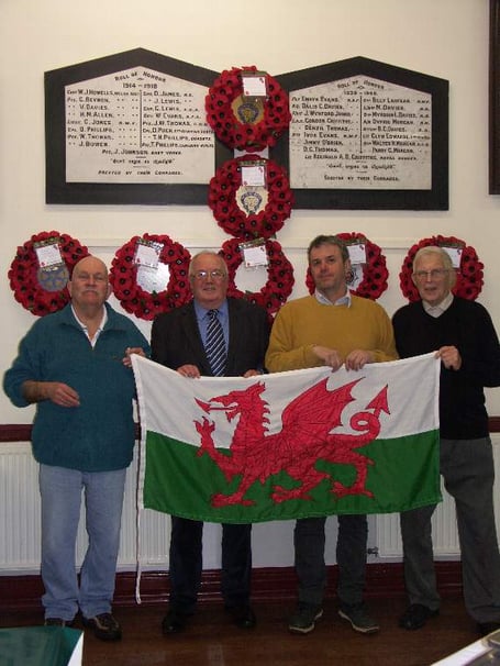New Welsh flag presented | tenby-today.co.uk