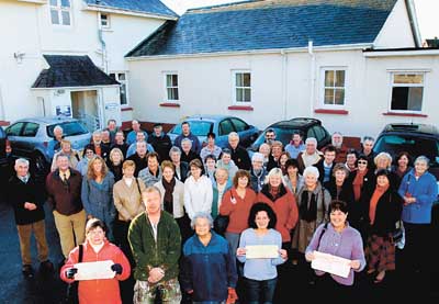 Big turnout for historic hospital photo-shoot... | tenby-today.co.uk