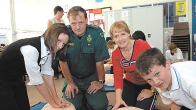 Pembroke pupils get resus training | tenby-today.co.uk