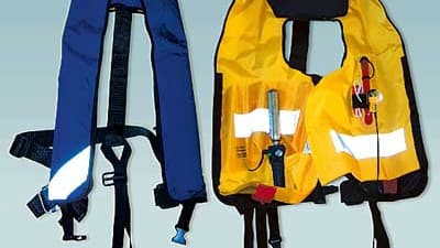 RNLI lifejacket clinic at Saundersfoot | tenby-today.co.uk