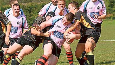 Tenby hang on to claim vital victory | tenby-today.co.uk