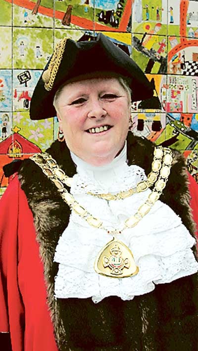 New Narberth Mayor follows in her mother’s footsteps | tenby-today.co.uk