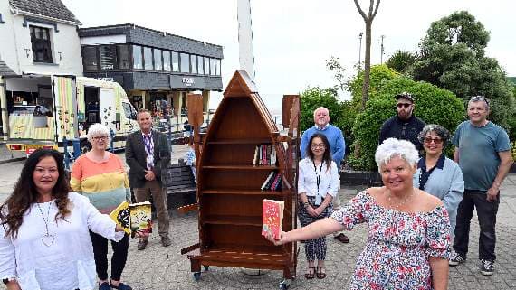 Book-in at Saundersfoot’s nautical themed free library | tenby-today.co.uk