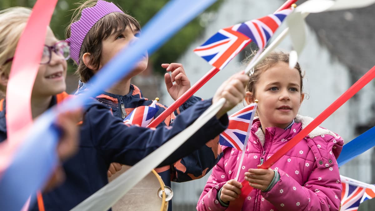 Nearly May Fair in Tenby | tenby-today.co.uk