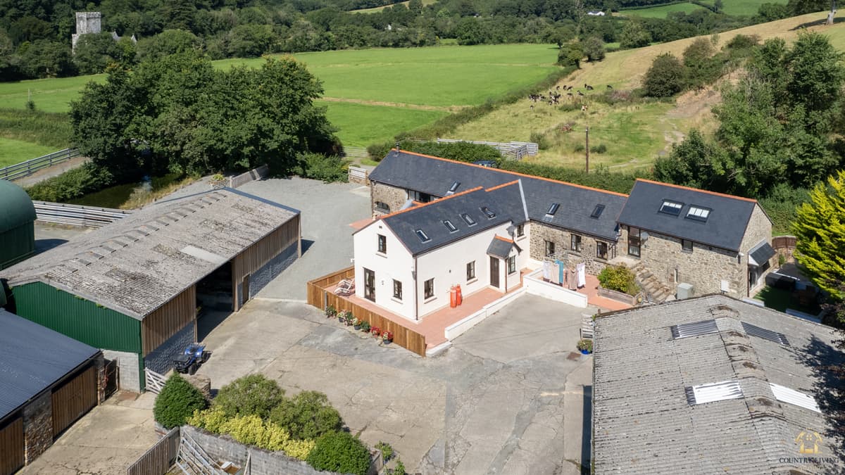 Get a taste of The Good Life as £1m barn conversion goes up for sale ...
