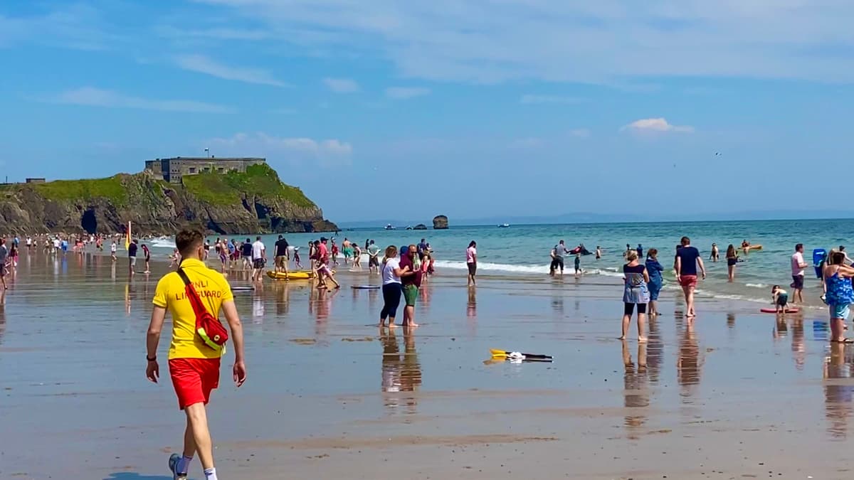 RNLI issues extreme heat warnings for Welsh coastline | tenby-today.co.uk