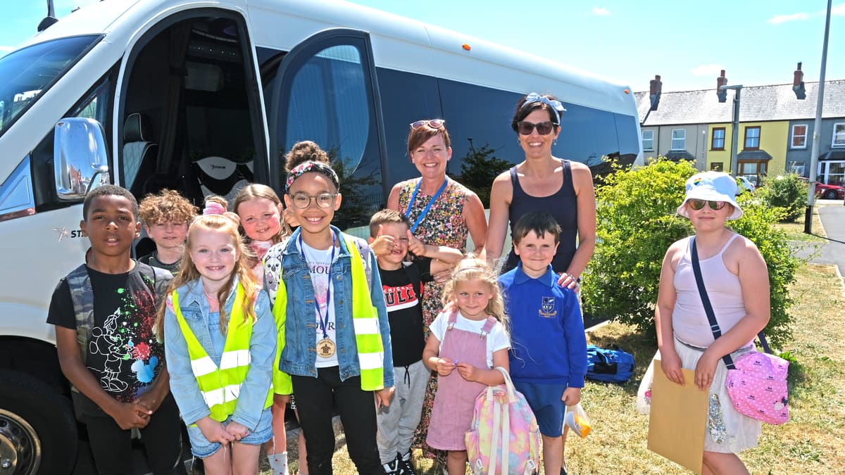 Walking bus pupils enjoy taste of luxury for end of term | tenby-today ...