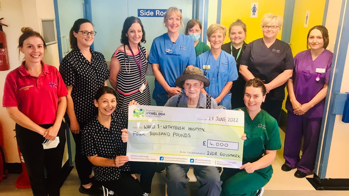 Patient donates £4,000 to Ward 3 in Withybush Hospital | tenby-today.co.uk