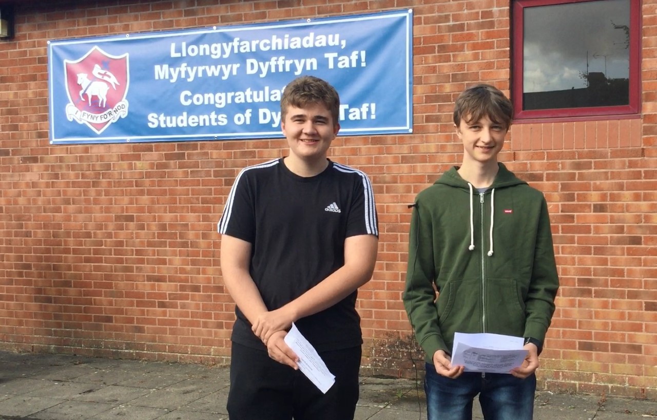 Dyffryn Taf School celebrates GCSE success | tenby-today.co.uk