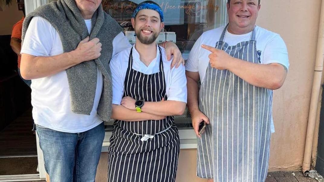 Celebrity chef drops in for seafood Sunday dinner | tenby-today.co.uk