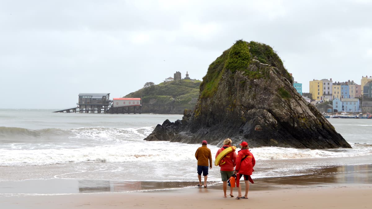 ‘Respect The Water’ as lifeguard patrols close | tenby-today.co.uk
