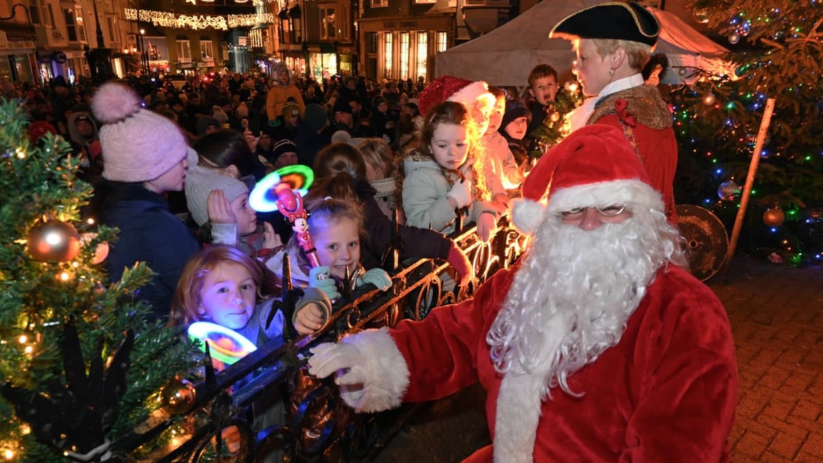 Santa to arrive by Lifeboat to Tenby - activity corner | tenby-today.co.uk