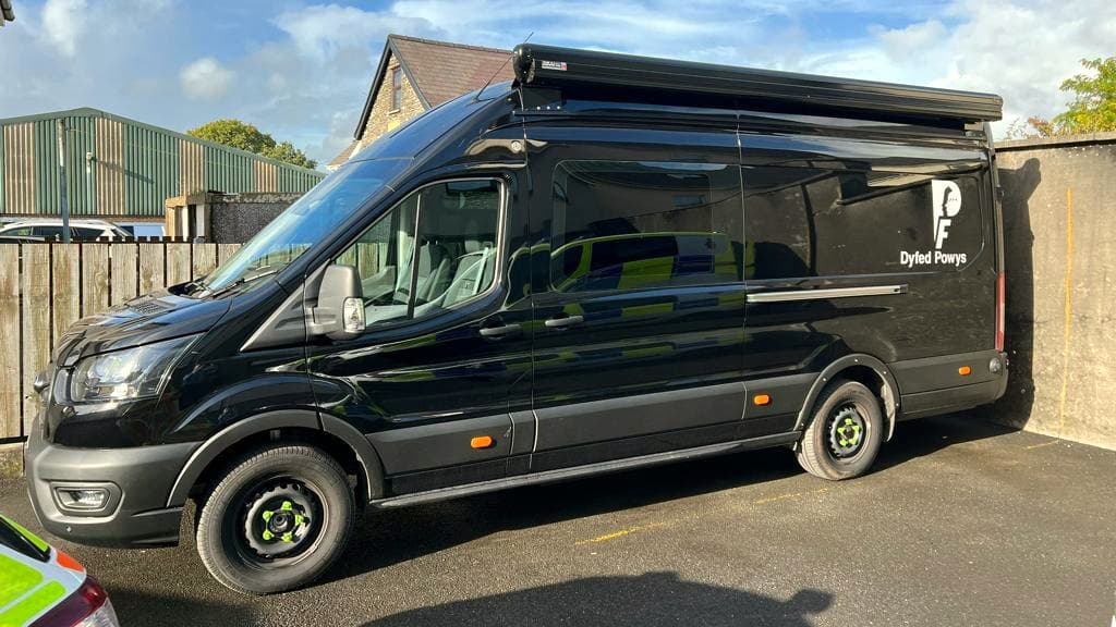 Police welfare van on the road in Dyfed-Powys | tenby-today.co.uk