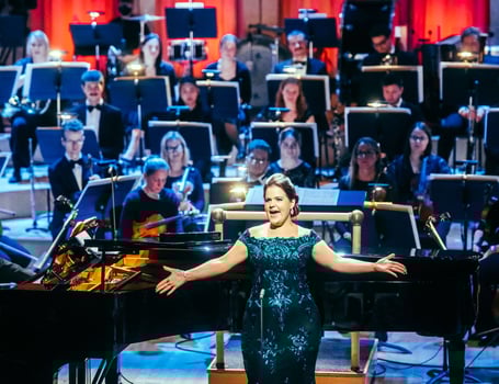 Jessica Robinson wins Welsh Singers Competition | tenby-today.co.uk