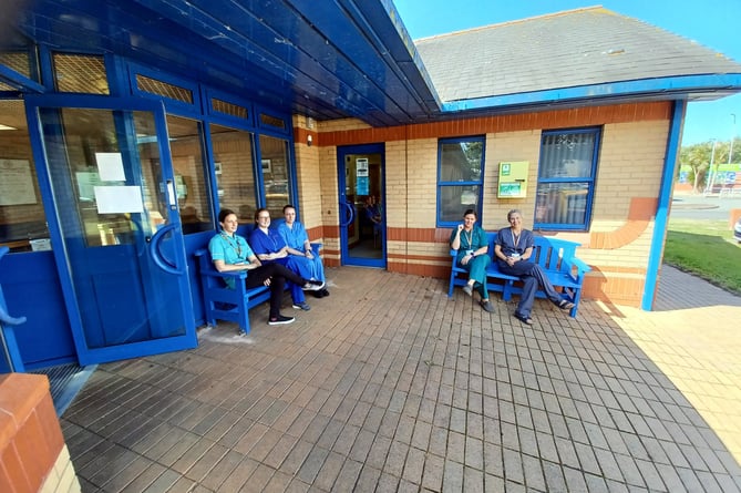 Wellbeing benches purchased for staff at Pembrokeshire health centres ...