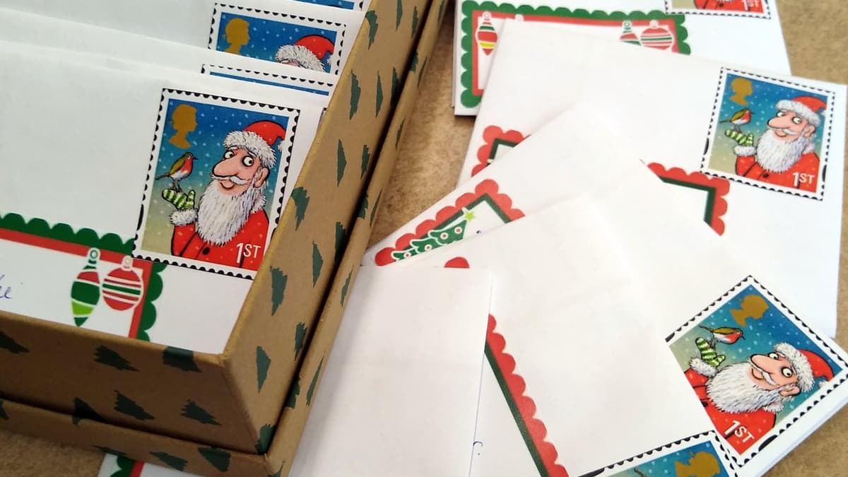 Christmas opening times at Tenby Library | tenby-today.co.uk