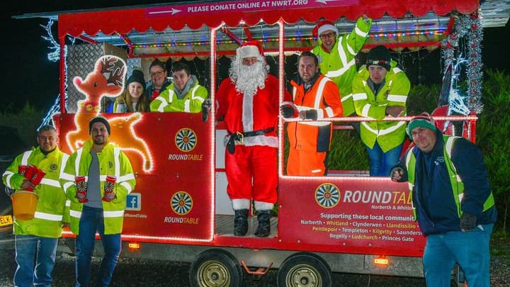 Nearly £3,000 raised from Santa and Round Tablers reaching communities ...