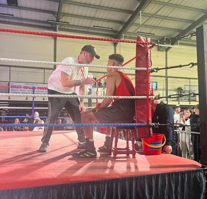 Tenby Sharks put on a cracking night of boxing | tenby-today.co.uk