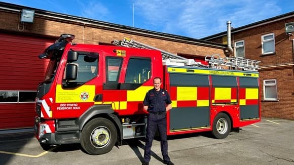 Off-duty Pembrokeshire firefighter gives lifesaving CPR | tenby-today.co.uk