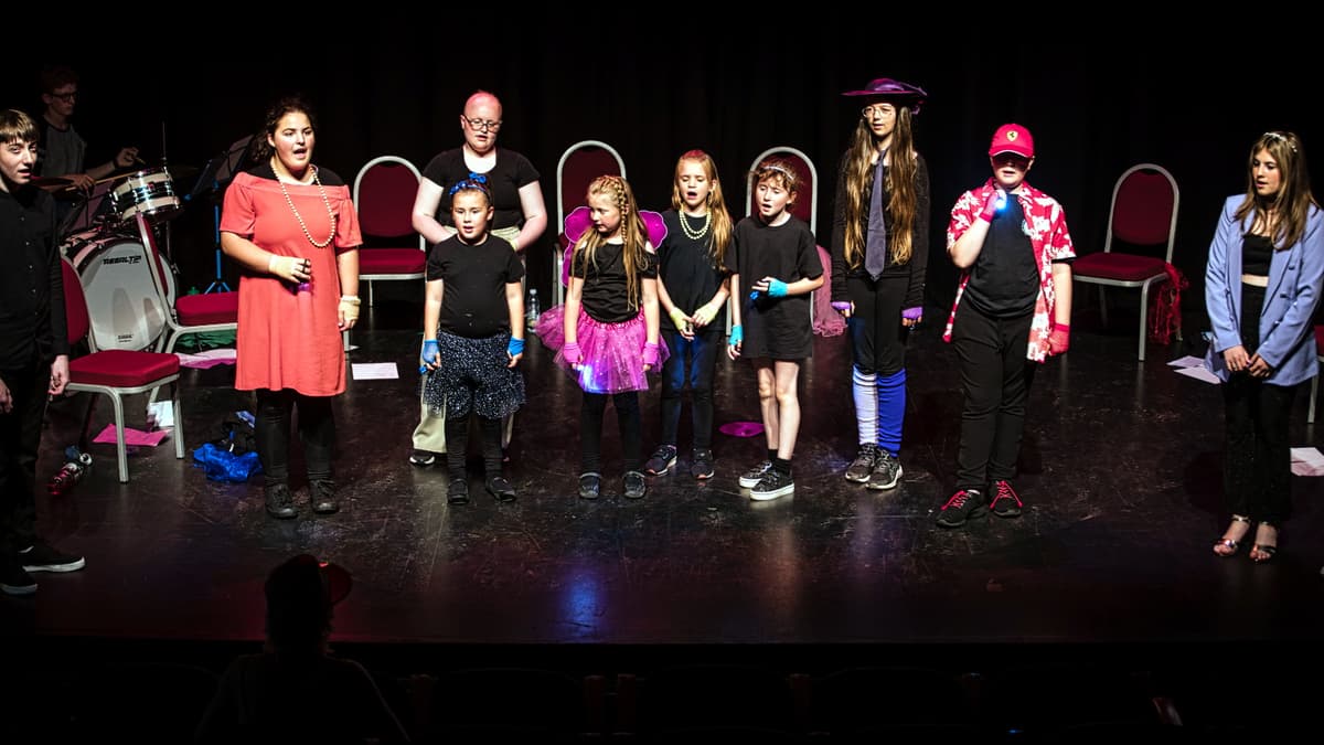 Pembrokeshire Limelight school children to join Mid Wales Opera on ...