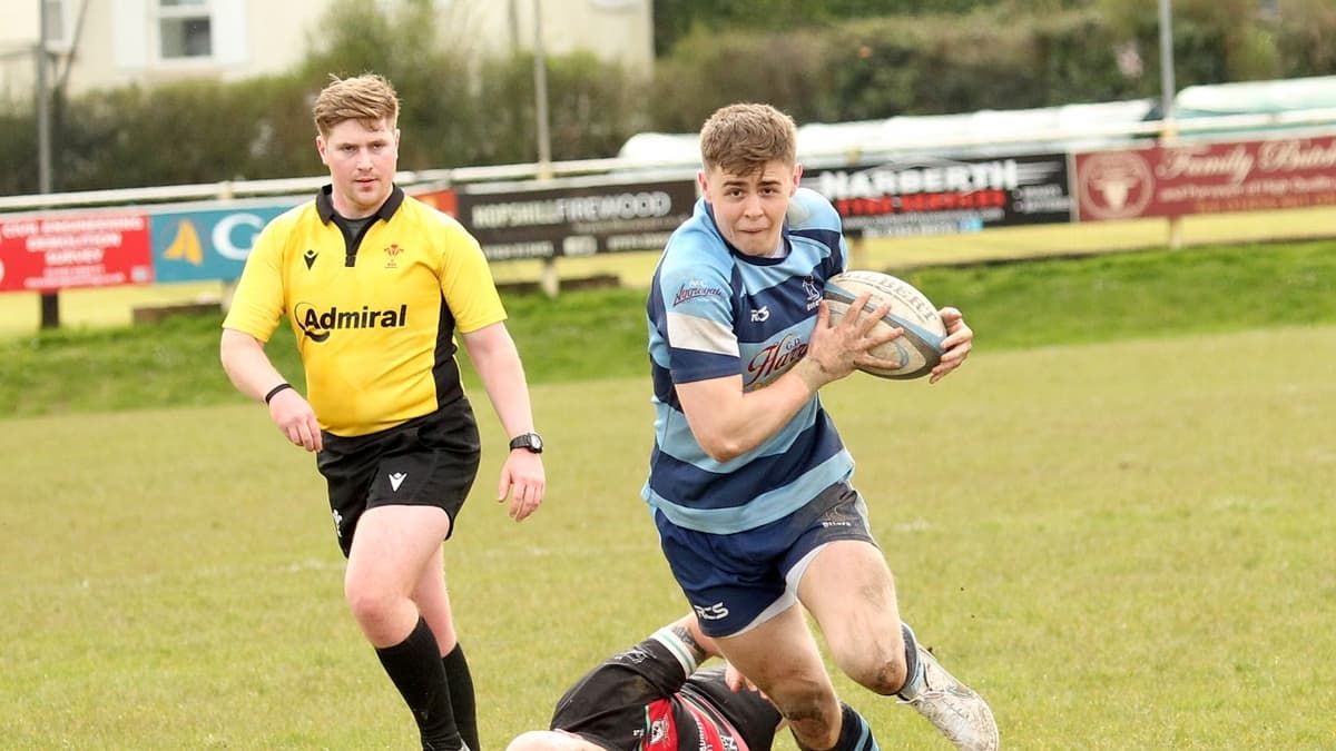 Rampant Otters runaway with the points | tenby-today.co.uk