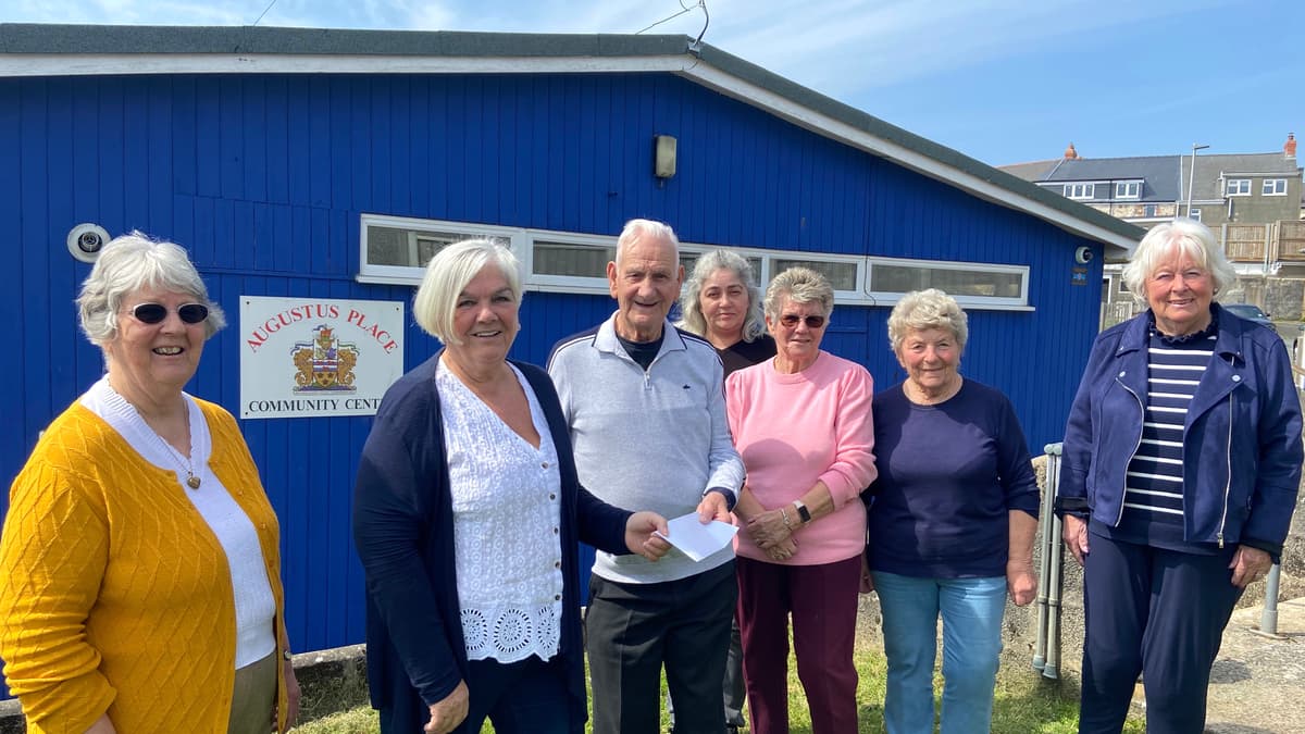Friendship Club gets generous floral donation from Tenby in Bloom ...