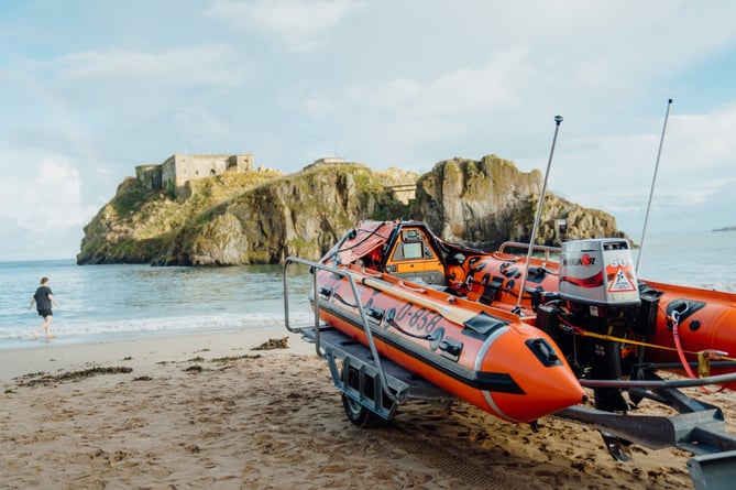 Tenby lifeboat crew rescue 'lucky dog' | tenby-today.co.uk