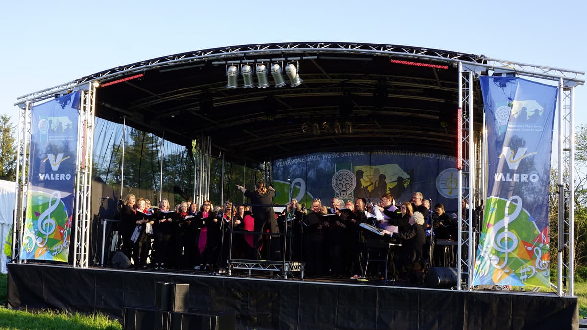 ‘Sensational’ Music at the Manor event hits all the right notes at ...