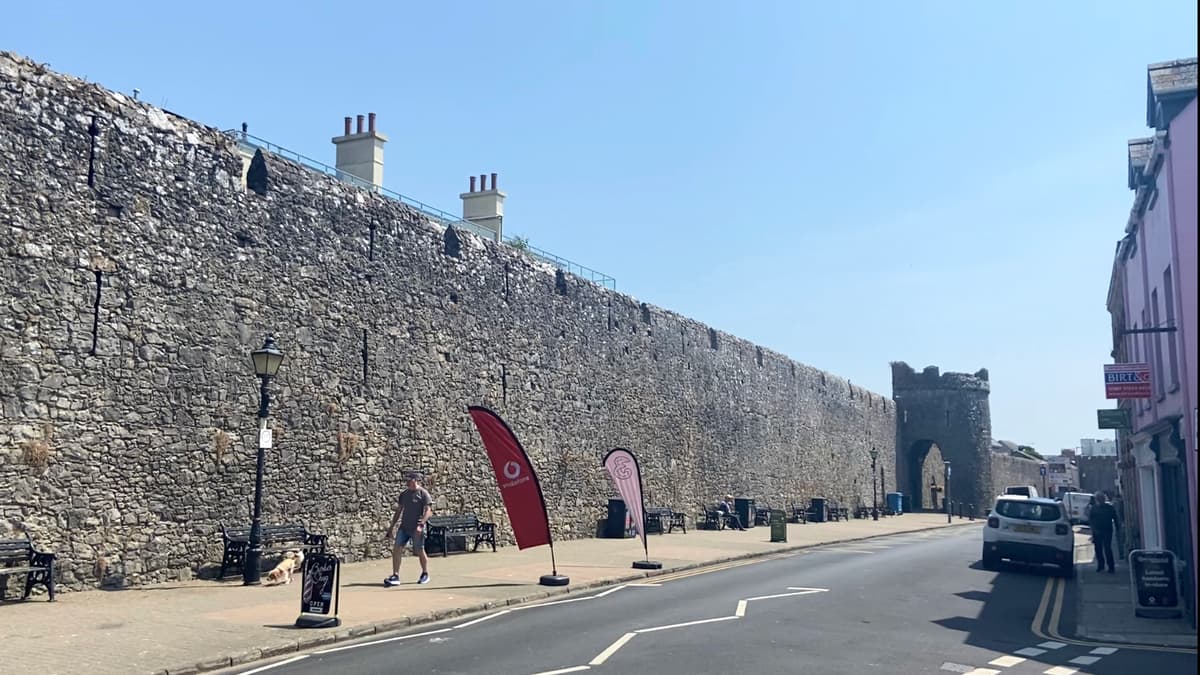 Tenby council refuses vendor by historic town walls | tenby-today.co.uk