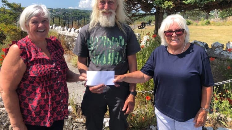 'In Bloom' boost for one of Tenby's green-fingered volunteers | tenby ...