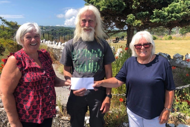 'In Bloom' boost for one of Tenby's green-fingered volunteers | tenby ...