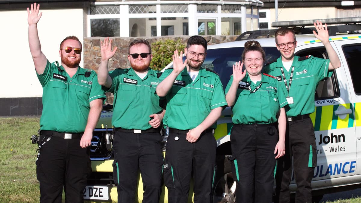 Celebrating volunteer paramedics across Wales this Paramedics Day ...