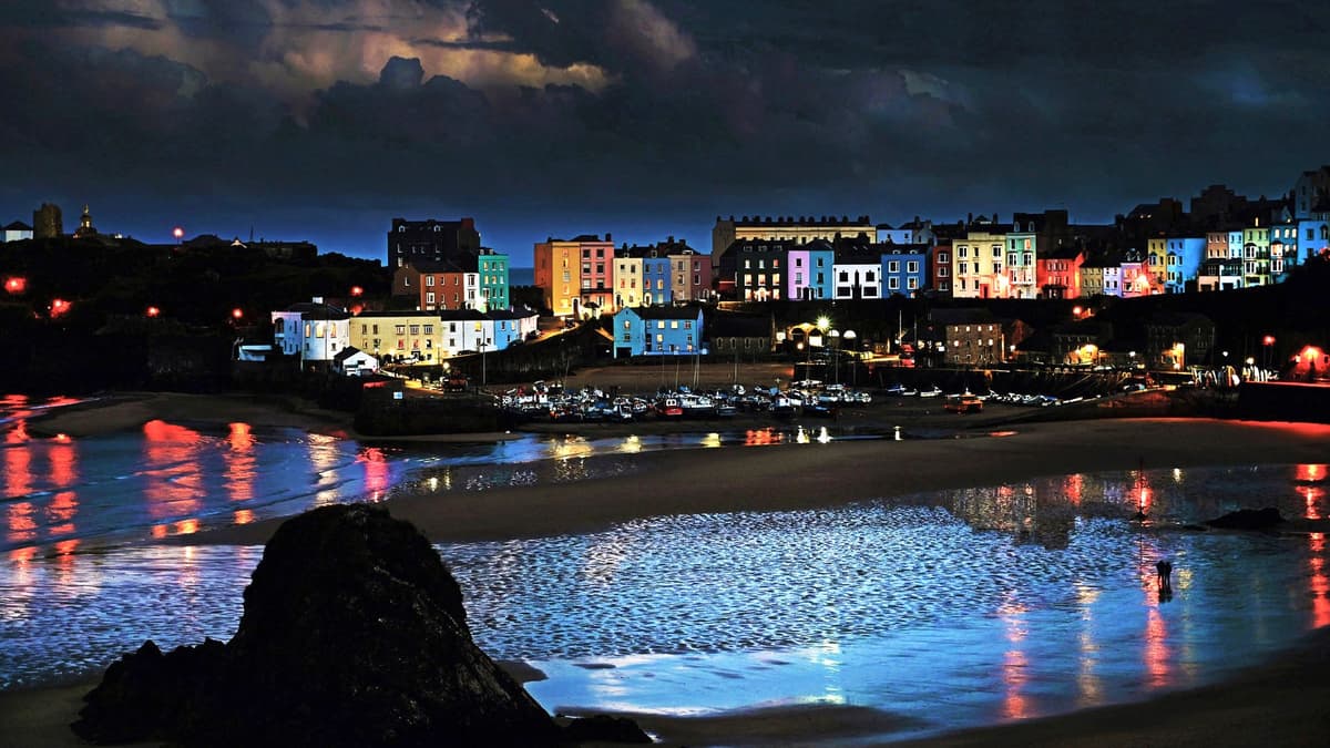 ‘Respect the Range’ drone display for Tenby harbour | tenby-today.co.uk
