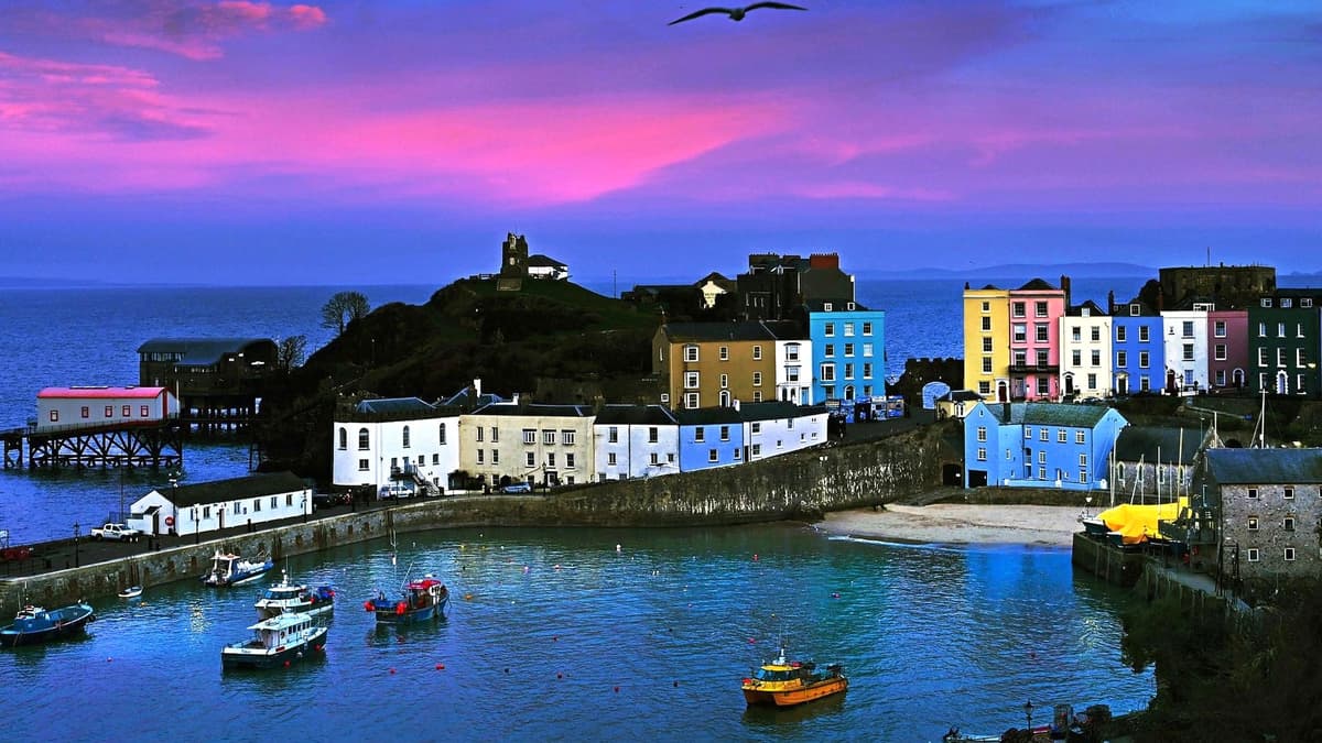 Dramatic ‘drone display’ will light up sky over Tenby harbour and North ...