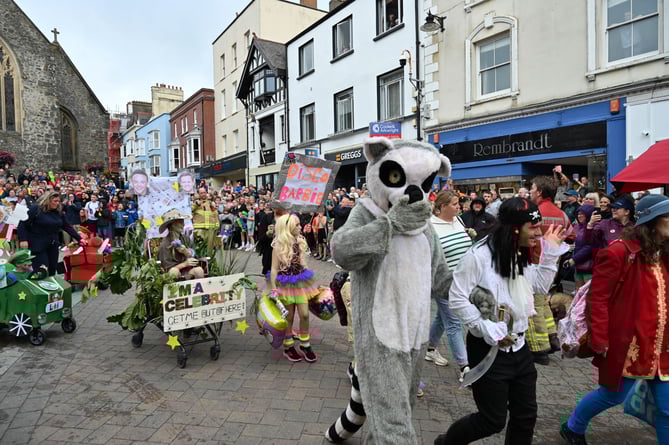 Tenby's colourful carnival rides into town | tenby-today.co.uk