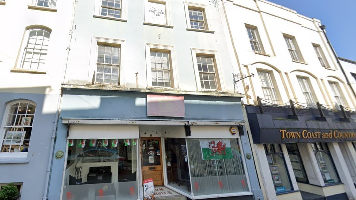 Former clothes shop conversion to cafe and flats expected to get ...