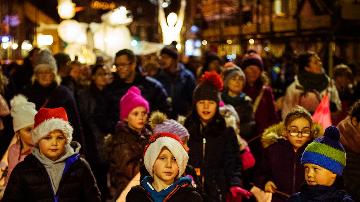 Light Fantastic! Support Cardigan Lantern Parade | tenby-today.co.uk