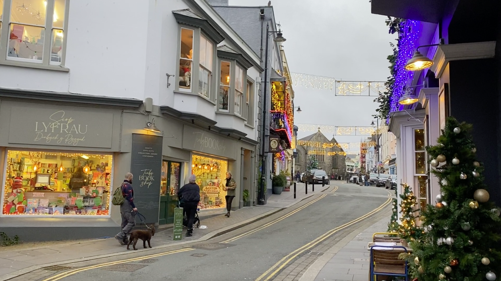 WATCH: A walk around Tenby at Christmas time | tenby-today.co.uk