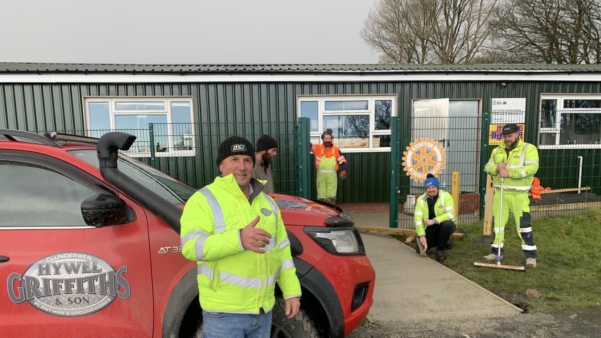 WATCH: Narberth's community 'Bus Stop' facility gets facelift | tenby ...