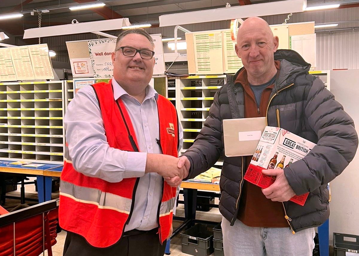 Narberth postman Dorian honoured for 40 years of service | tenby-today ...