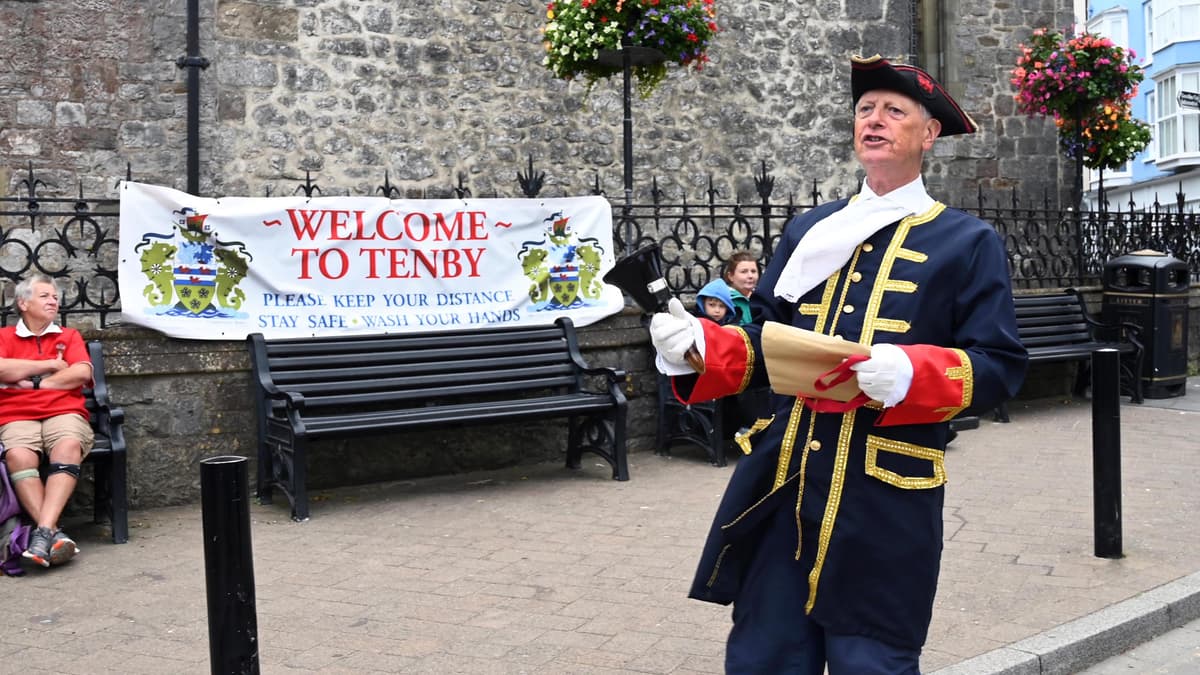 Call to fill the role of Tenby 'Town Crier' echoed once again | tenby ...