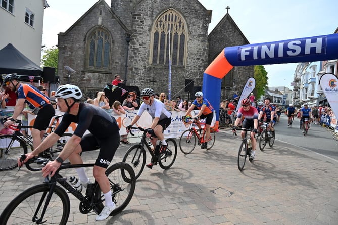 Carten entrants help raise £33,000 for Noah's Ark Children's Hospital ...