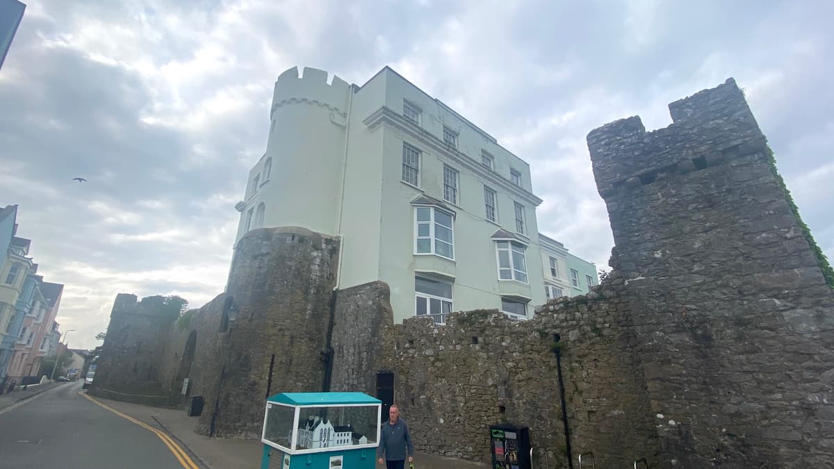 Extensive refurbishment of Tenby seafront hotel welcomed | tenby-today ...