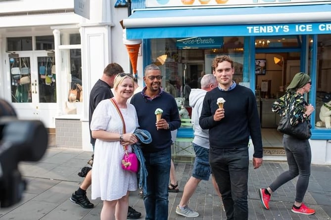 Wales’ First Minister hits the election campaign trial to sunny Tenby ...